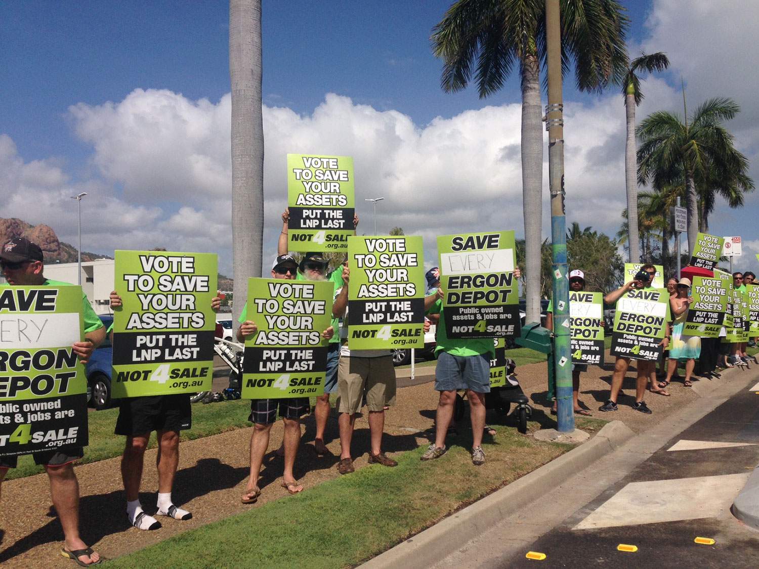 LNP state council: Premier Campbell Newman remains committed to budget ...