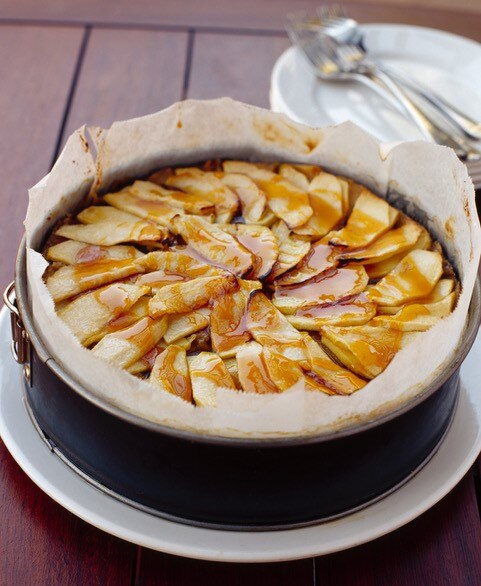 Apple polenta and golden syrup pudding - ABC News