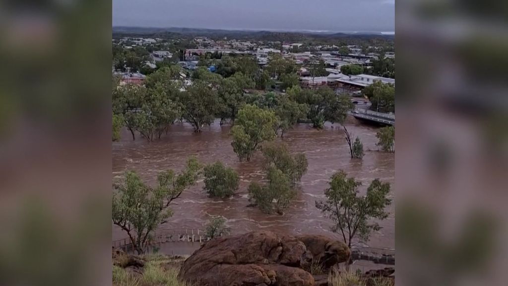Todd River swells after record rainfall lashes the Northern Territory ...