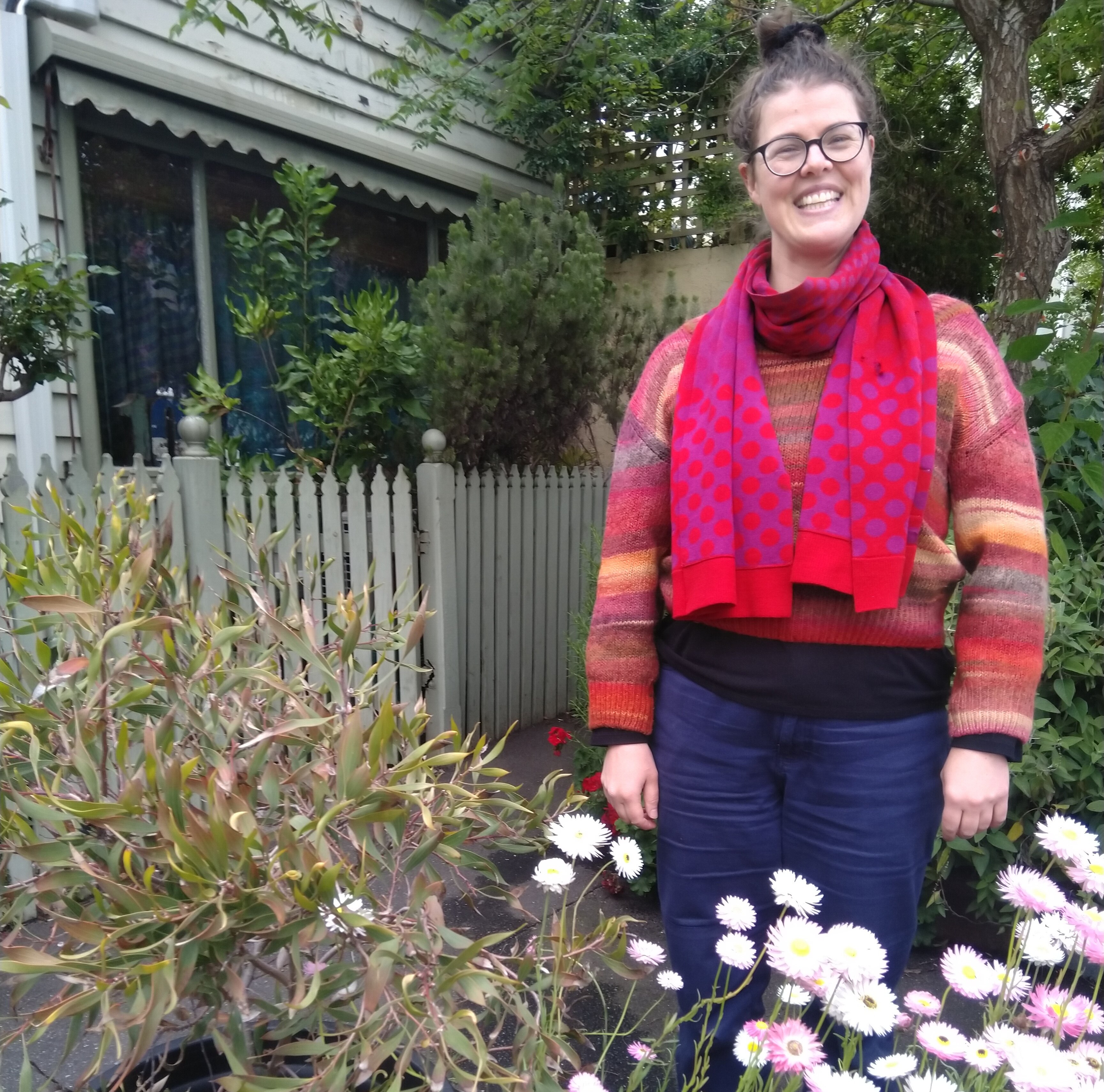 Helping native pollinators and growing community bonds - ABC listen