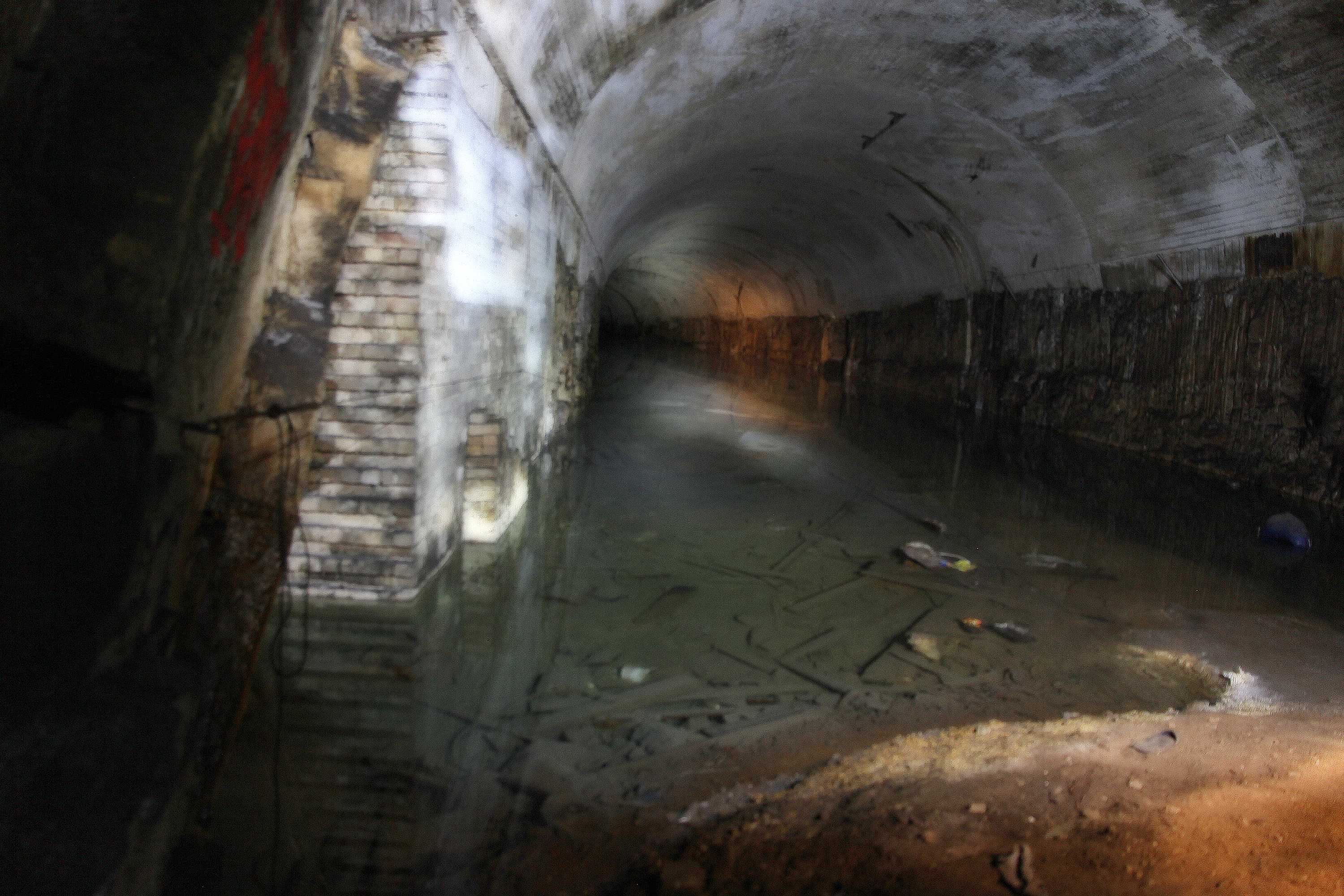 The secrets of Sydney's underground tunnels - ABC listen