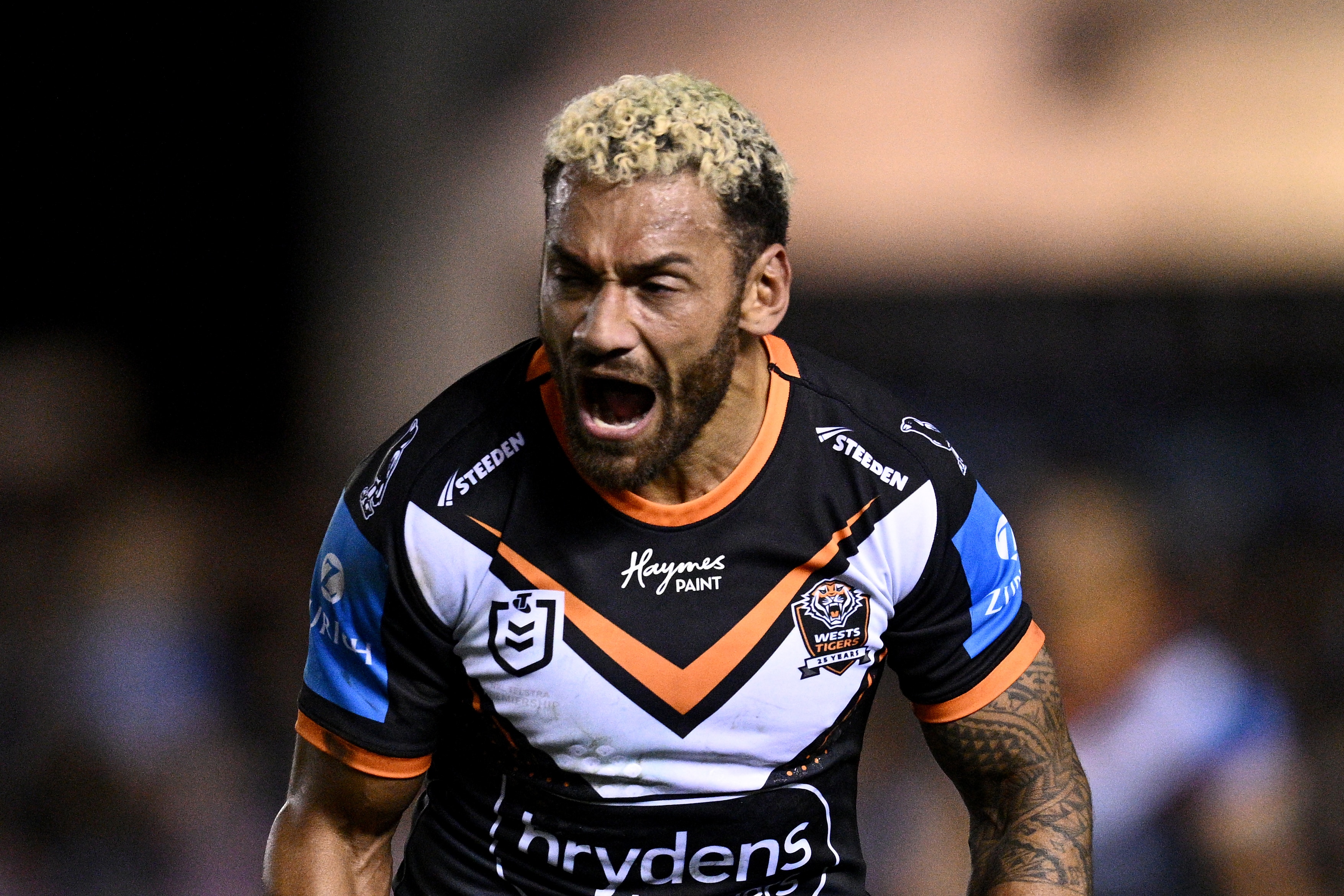 Injury-hit Hawks claim brave AFLW victory over Dockers as Bombers, Cats ...