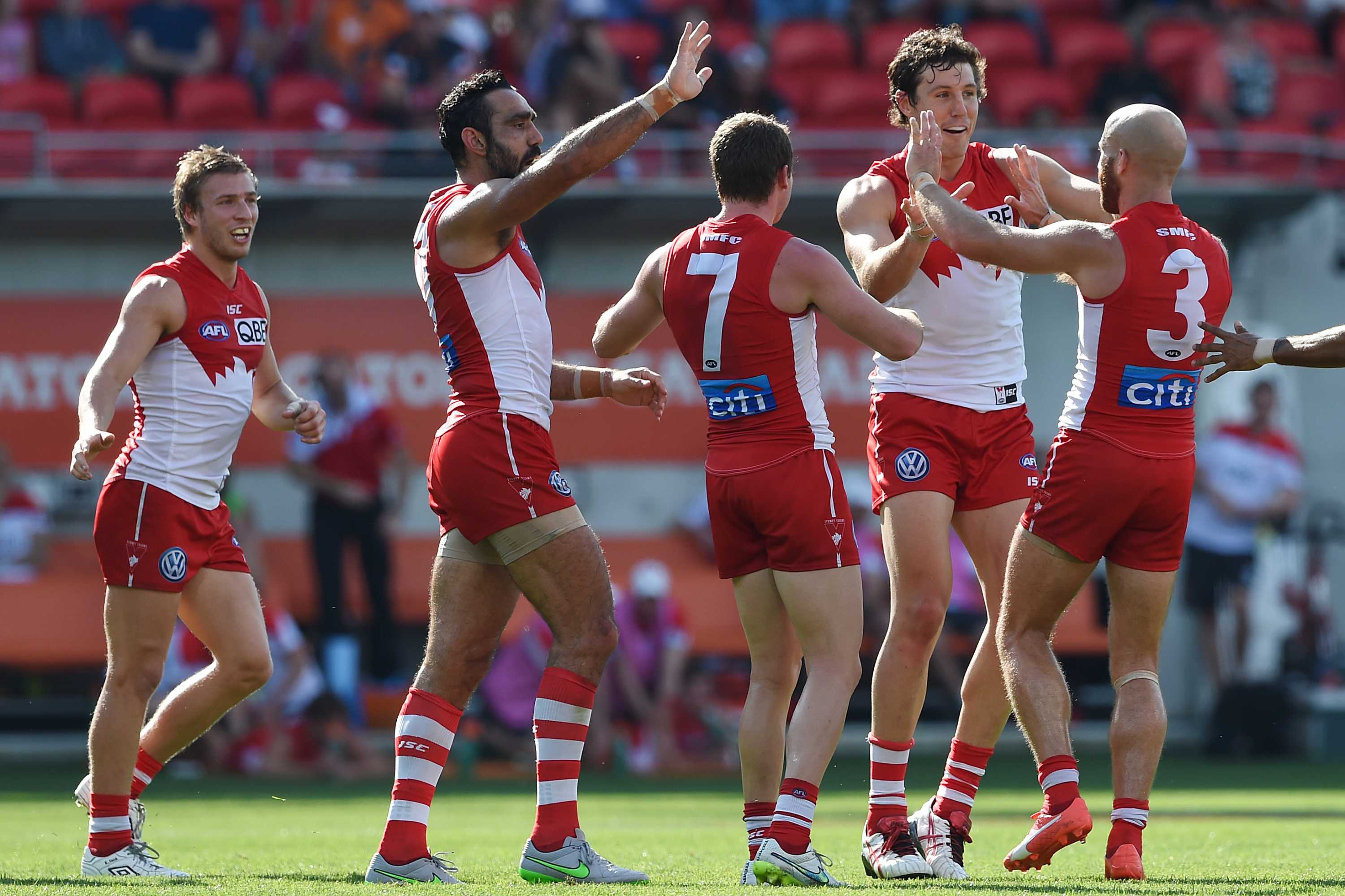 Sydney Swans blow away GWS Giants in one-sided AFL derby - ABC News