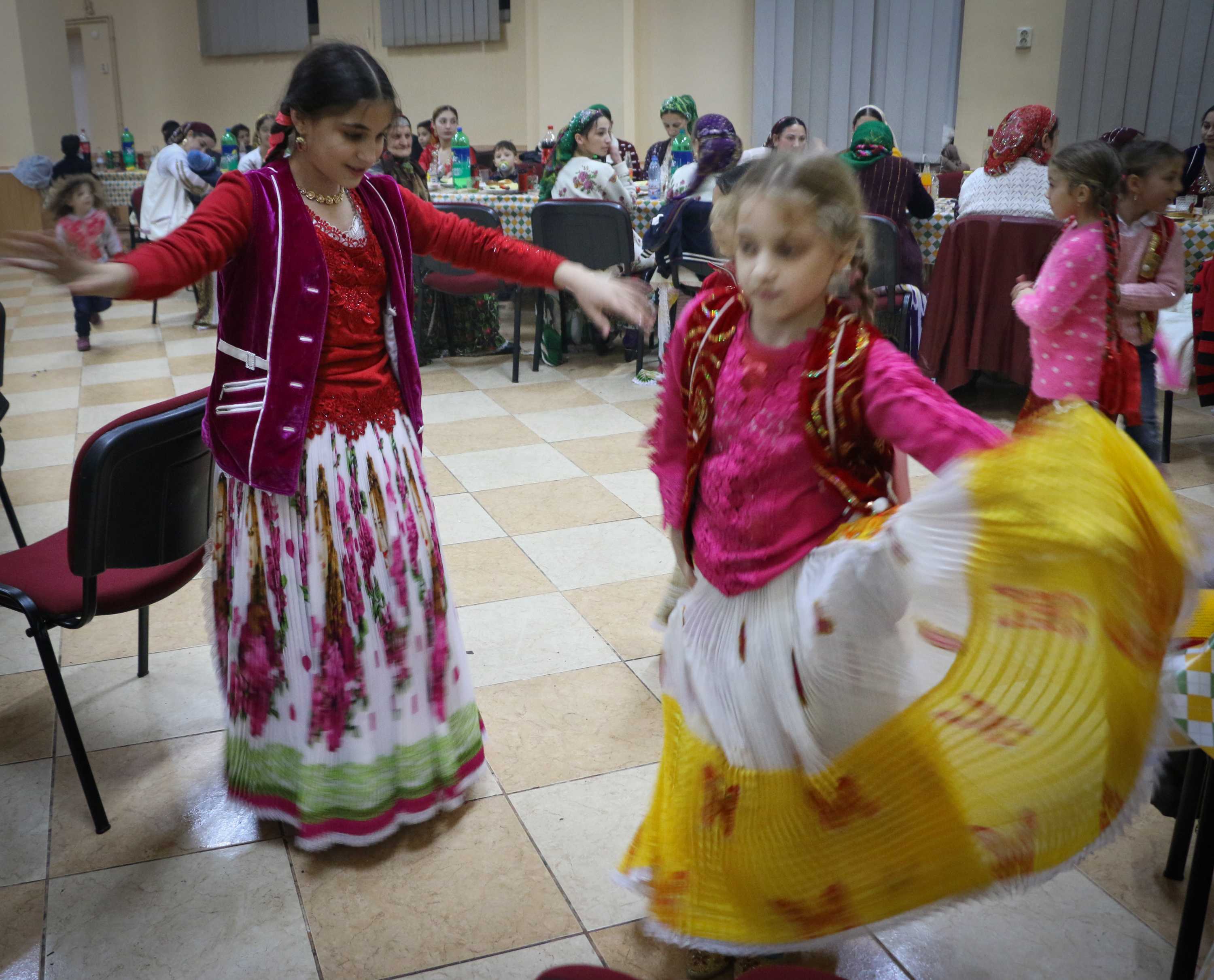 The teenage gypsy bride carving a feminist future - ABC News
