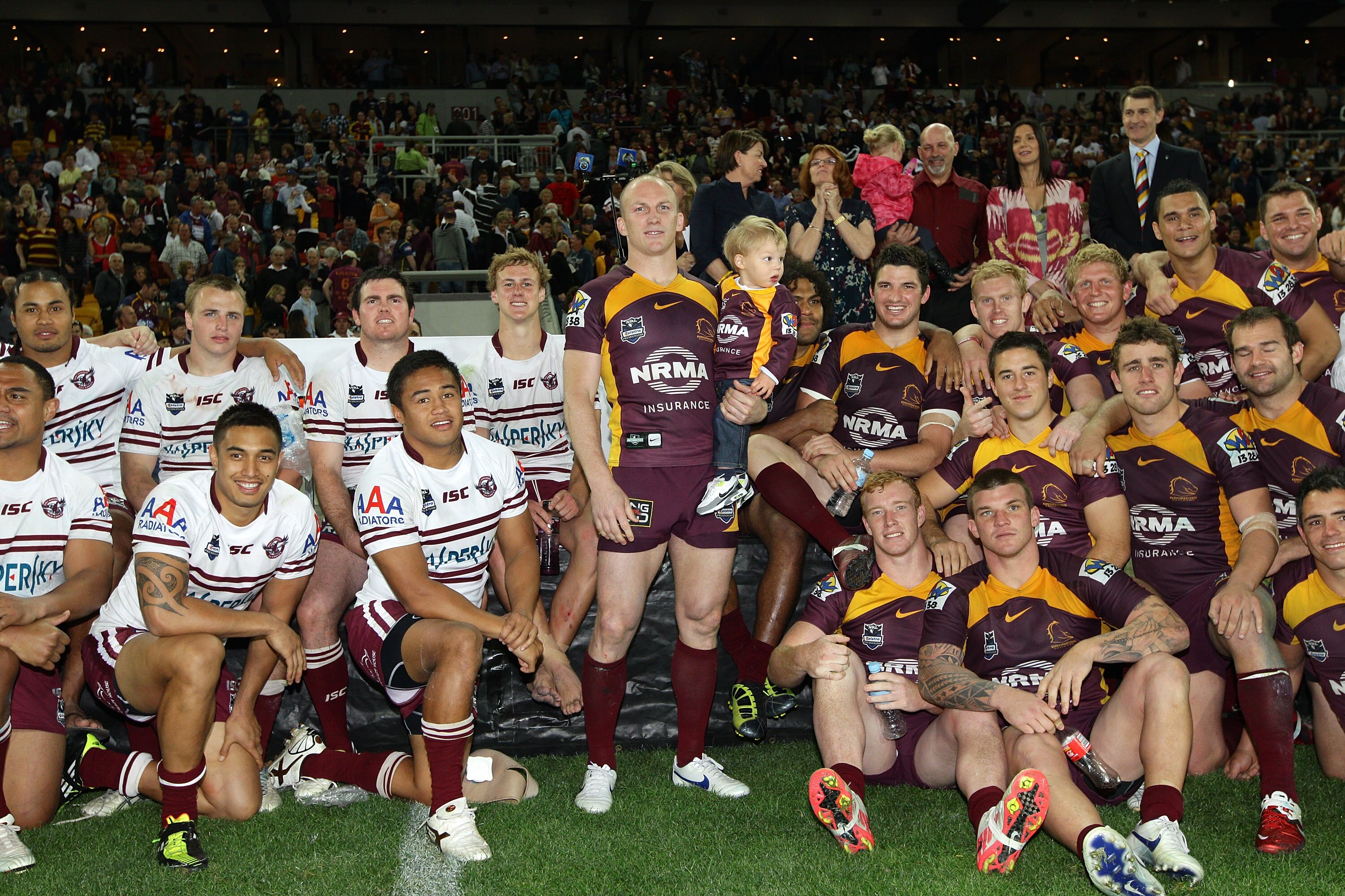 Lockyer's troops hold off Manly - ABC News