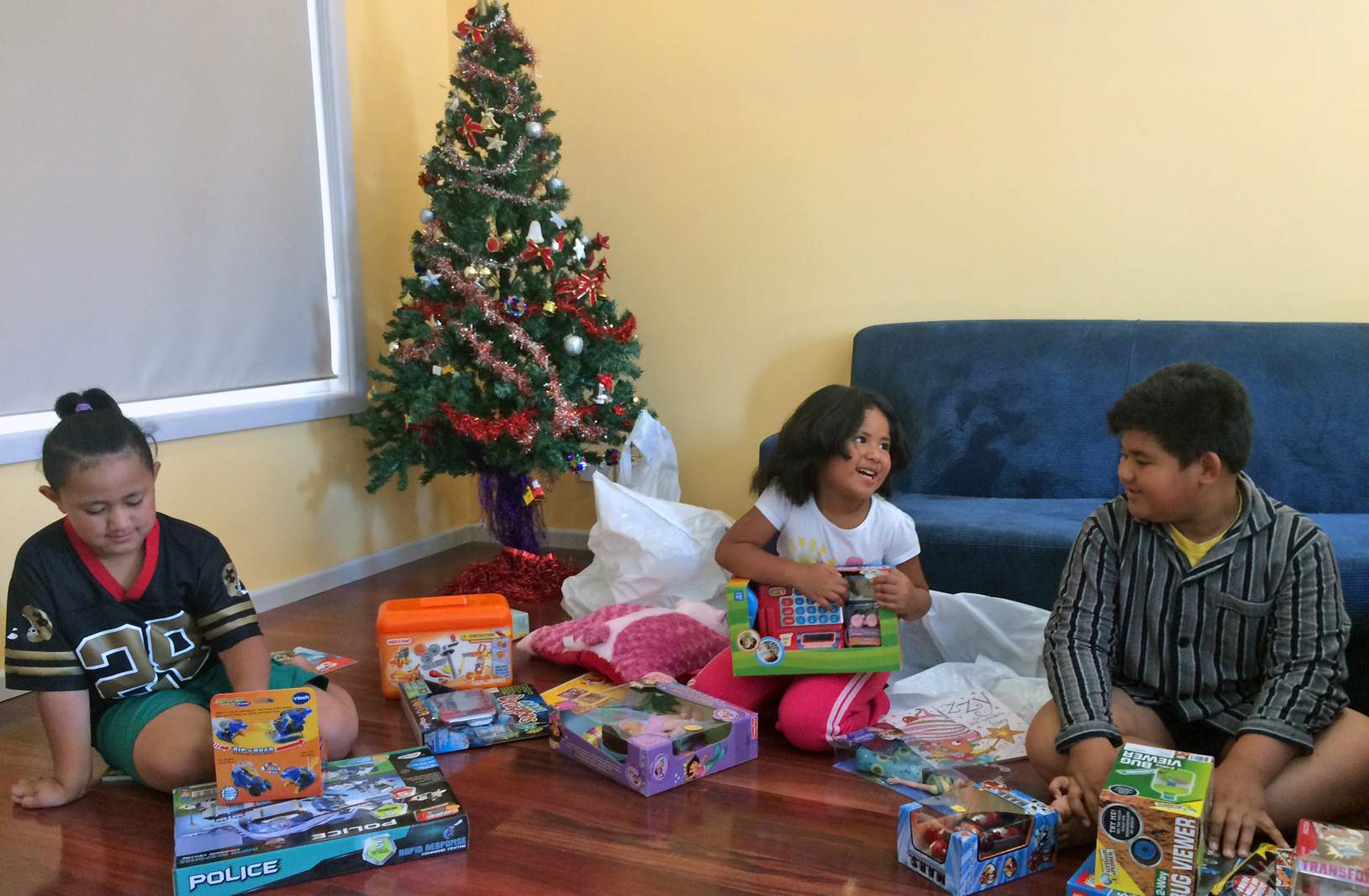 Books, toys and hope delivered to 500 Melbourne families in special ...