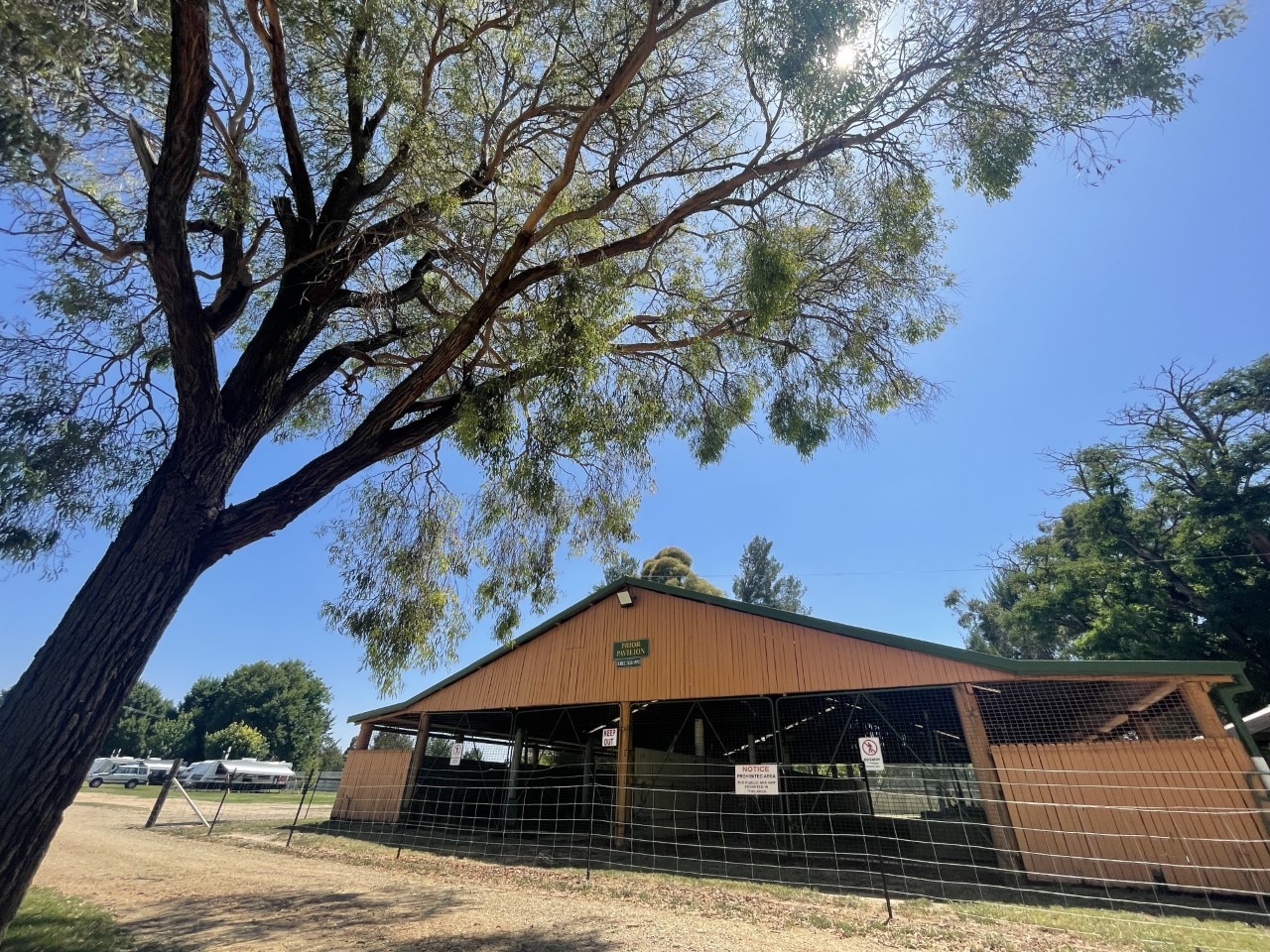 Bathurst showground cattle pavilion restoration granted $410,000 by NSW ...