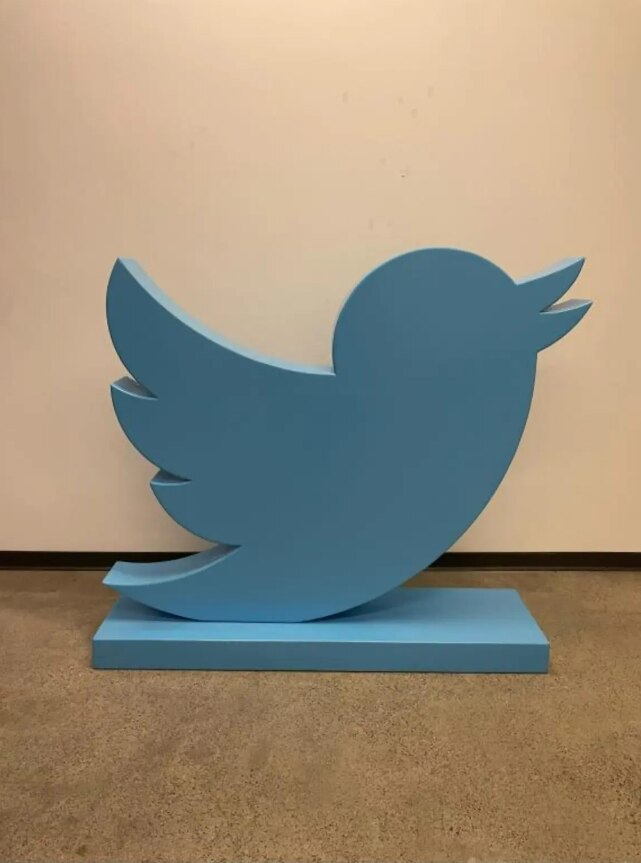 Twitter auctions off its blue bird memorabilia from its San Francisco ...