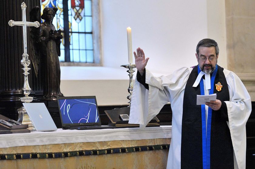 Church holds blessing for mobile phones - ABC News