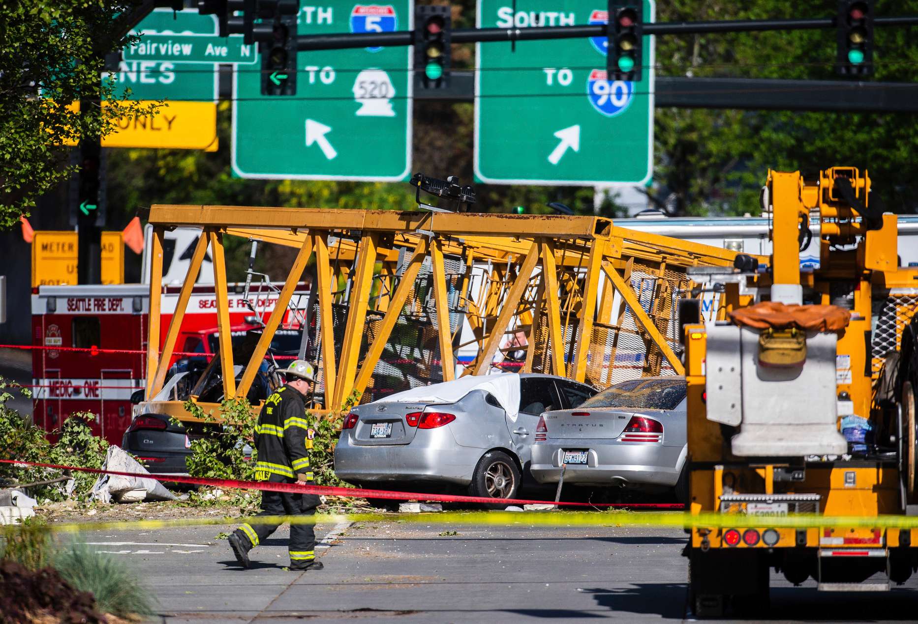 Seattle crane collapse on new Google building kills four people ...