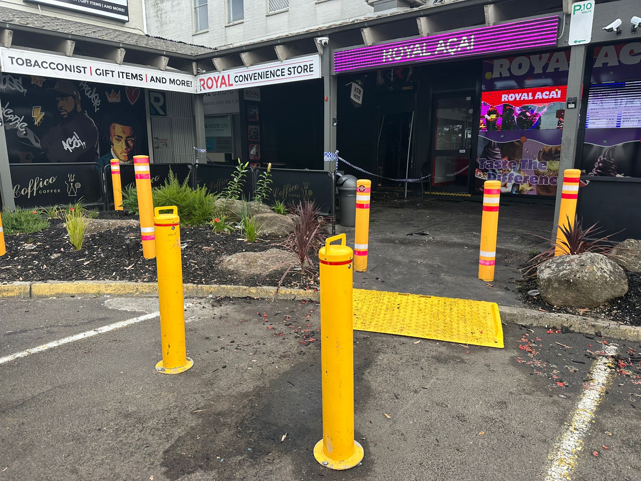 Tobacco stores are defending themselves against crime - ABC listen