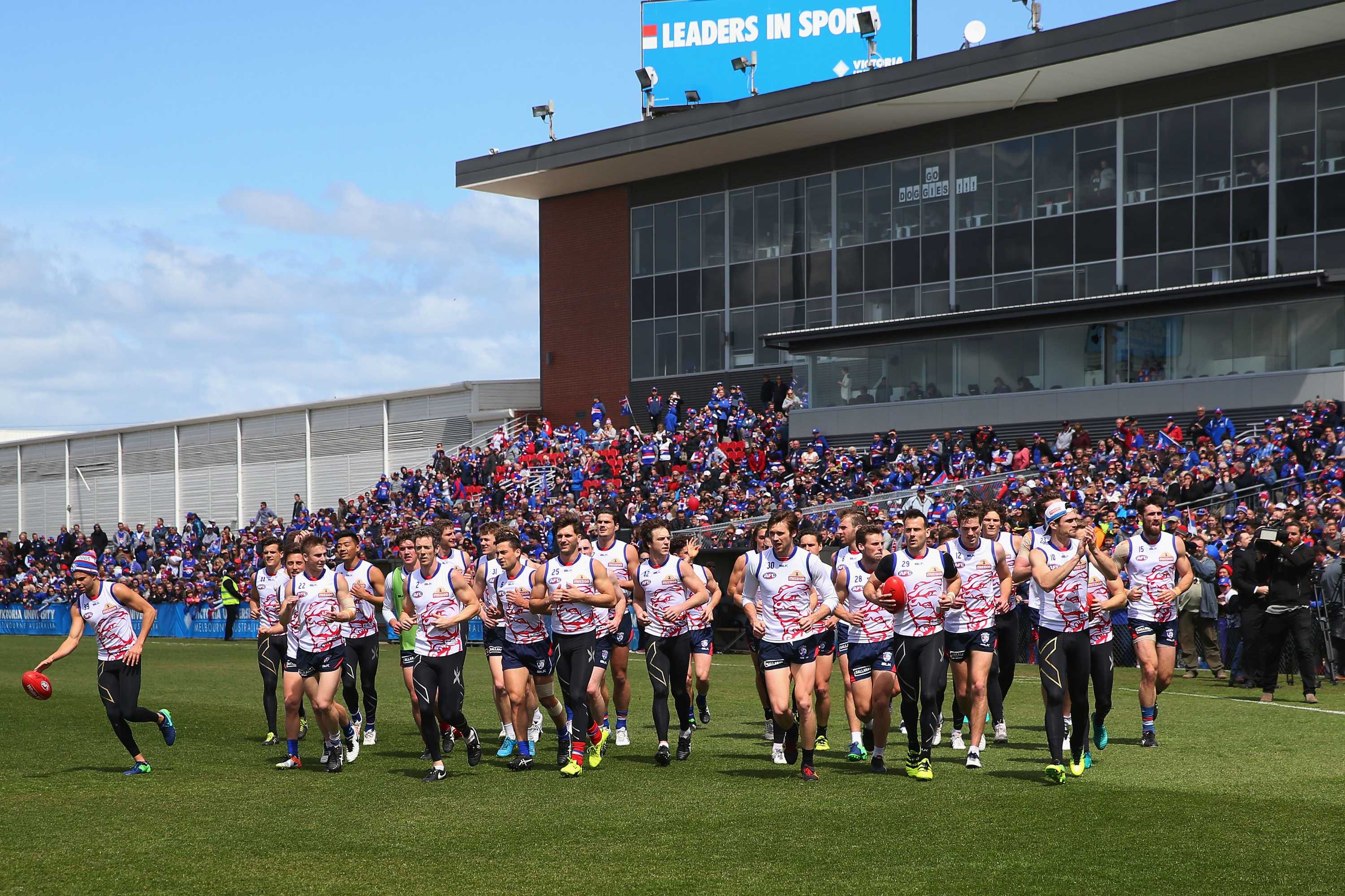 AFL grand final: Western Bulldogs train at Whitten Oval in front of ...