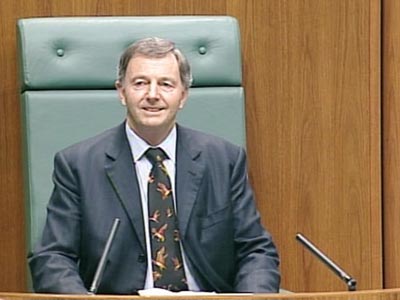 Labor prepared to continue pressure on Hawker - ABC News