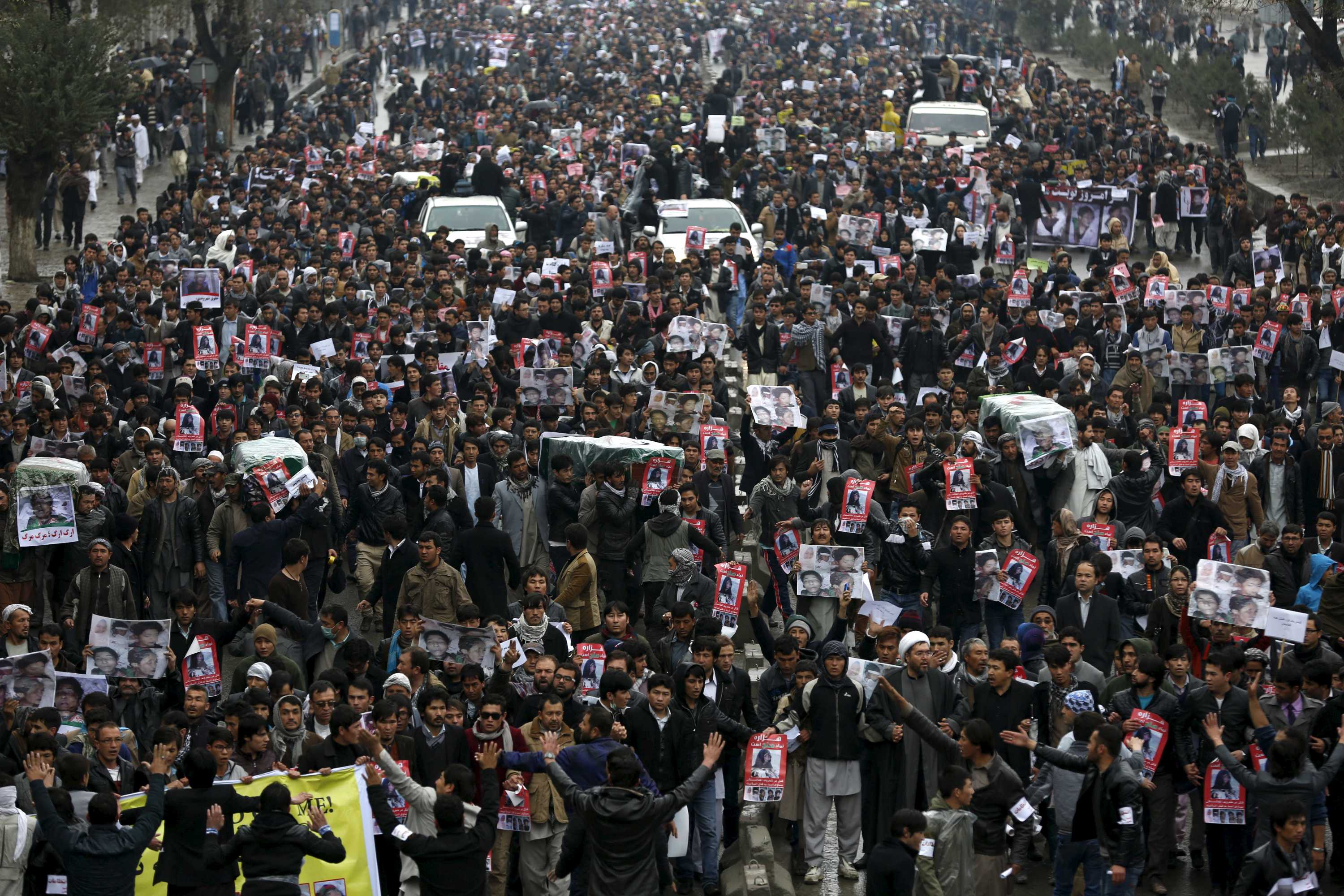 Hazara killings: Thousands protest in Afghanistan blaming militants for ...
