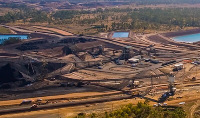 Man dies after wall collapses at central Queensland coal mine - ABC News