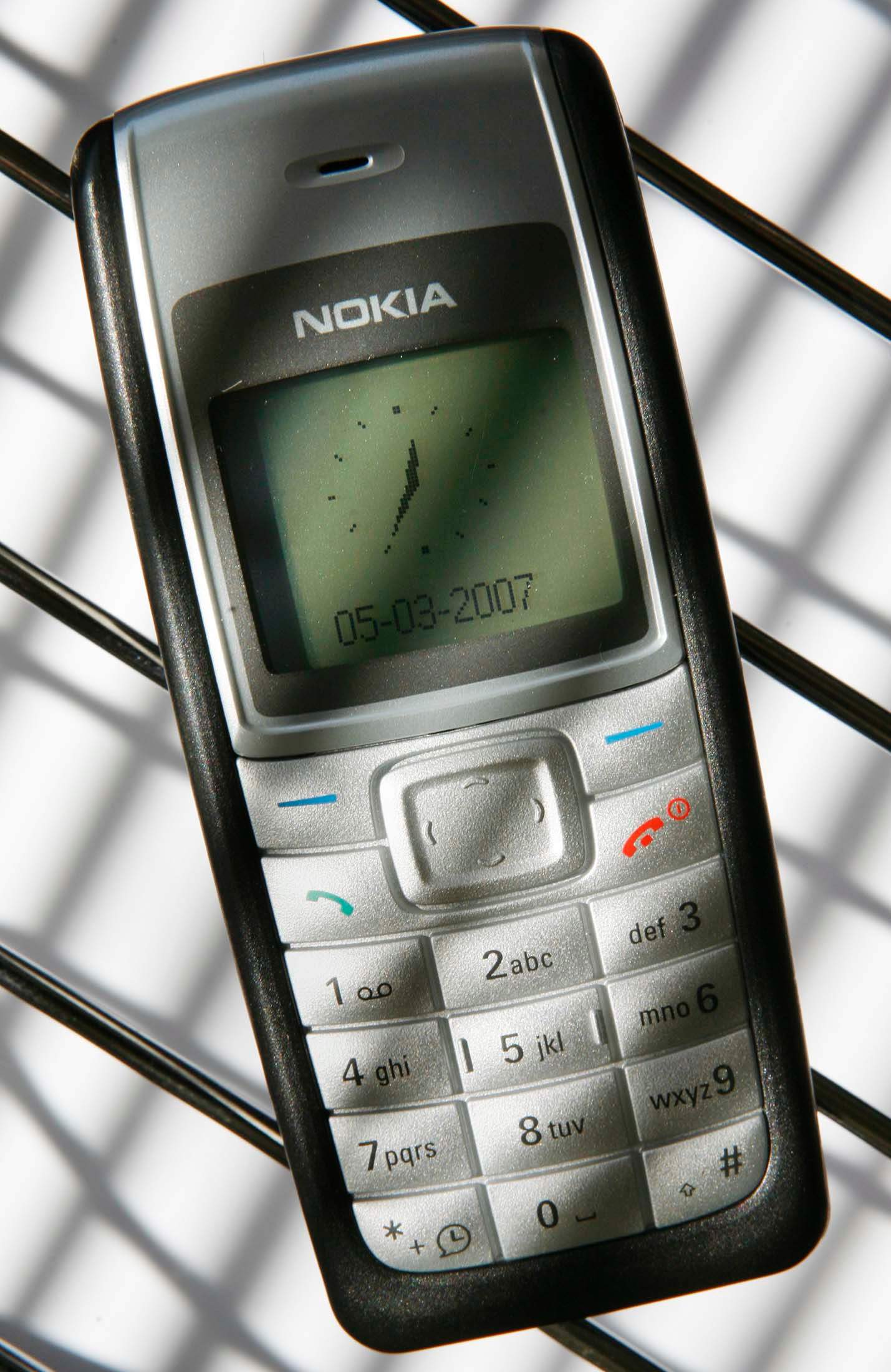 Nokia sells its mobile unit to Microsoft: the highs and lows before and ...