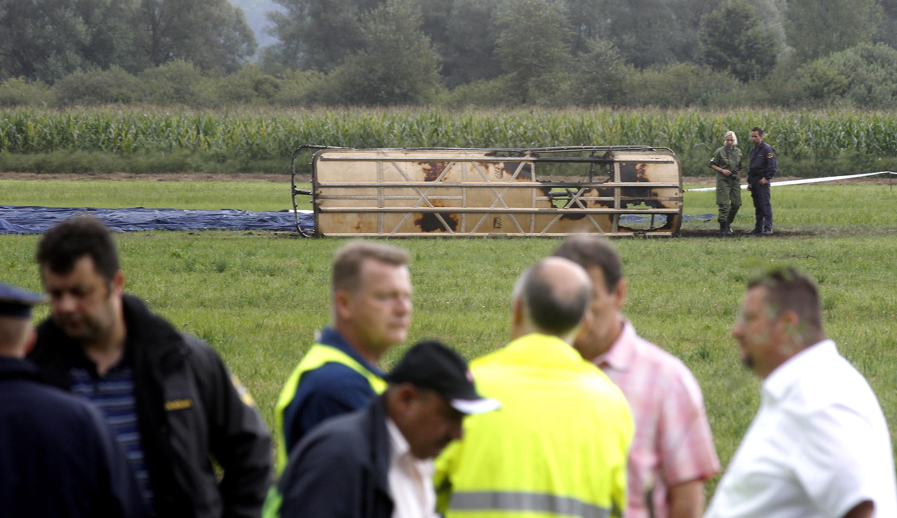Four dead, dozens hurt in hot-air balloon crash - ABC News