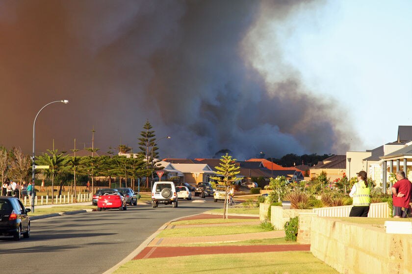 Perth bushfire under control - ABC News