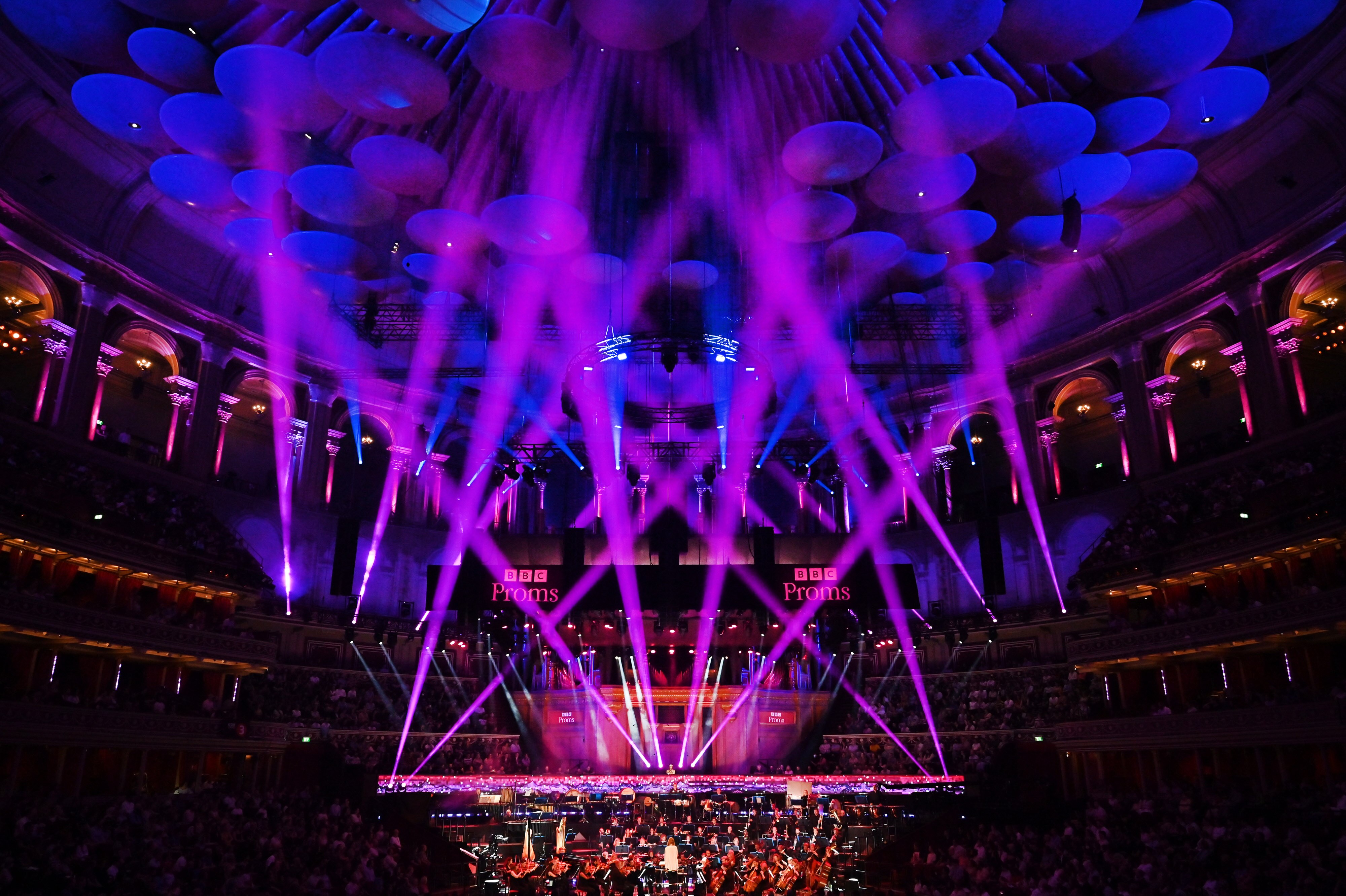 Proms 2022: Nicola Benedetti plays Wynton Marsalis with the Royal ...