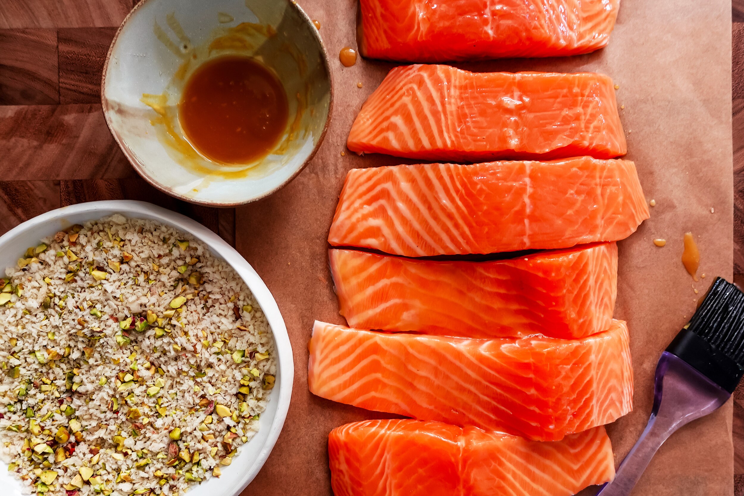 A one-tray wonder: Pistachio-crumbed baked salmon with roast veggies ...