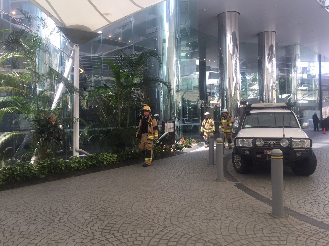 Ceiling panels collapse at Commonwealth Offices in Brisbane - ABC News