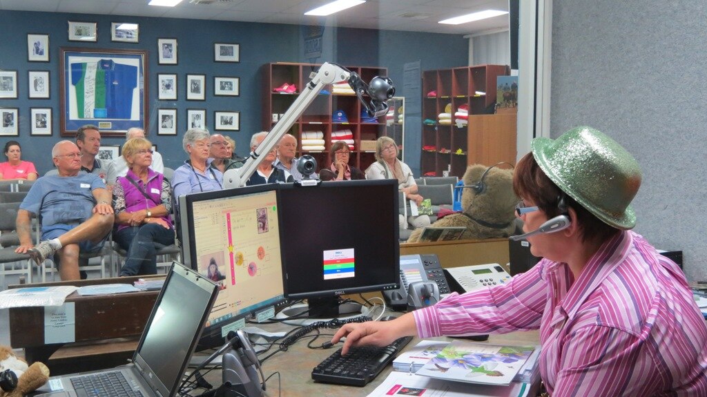 Satellite broadband fully subscribed - ABC News