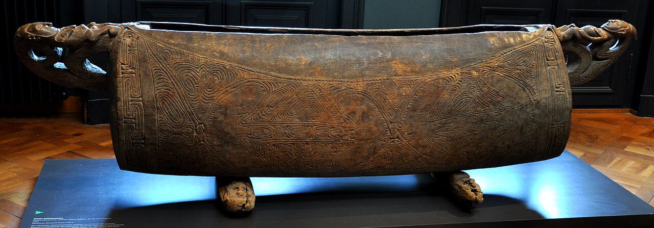 Encyclopaedia Pasifika presents all you need to know about the slit ...