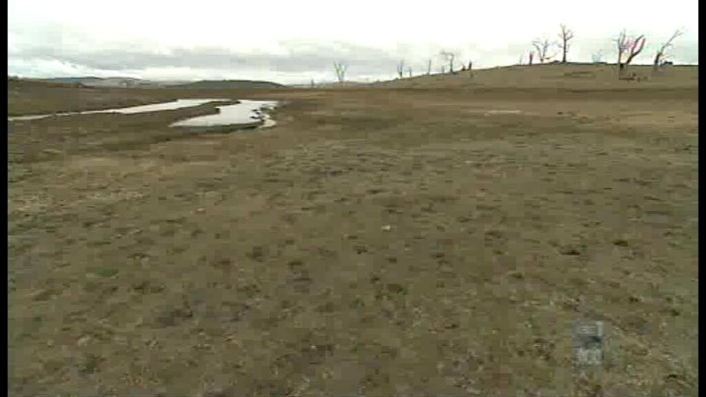 Farmers hope for rain - ABC News