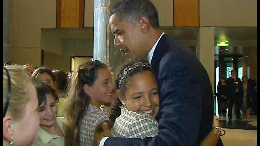 Obama hug makes for photo op - ABC News