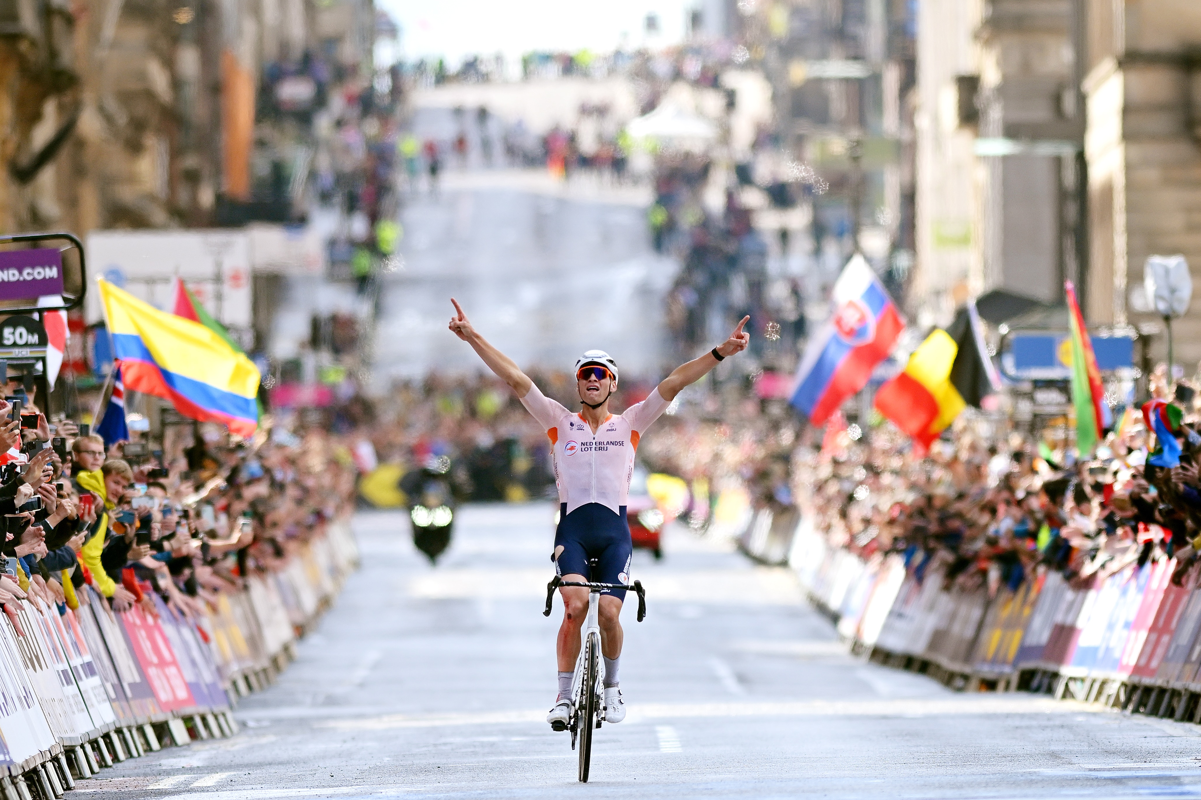Mathieu van der Poel of The Netherlands wins men's road race at World ...