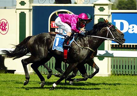 Lonhro, Dulcify among Hall of Fame inductees - ABC News