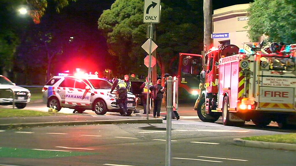 Melbourne stabbings leave one man dead, two seriously injured - ABC News