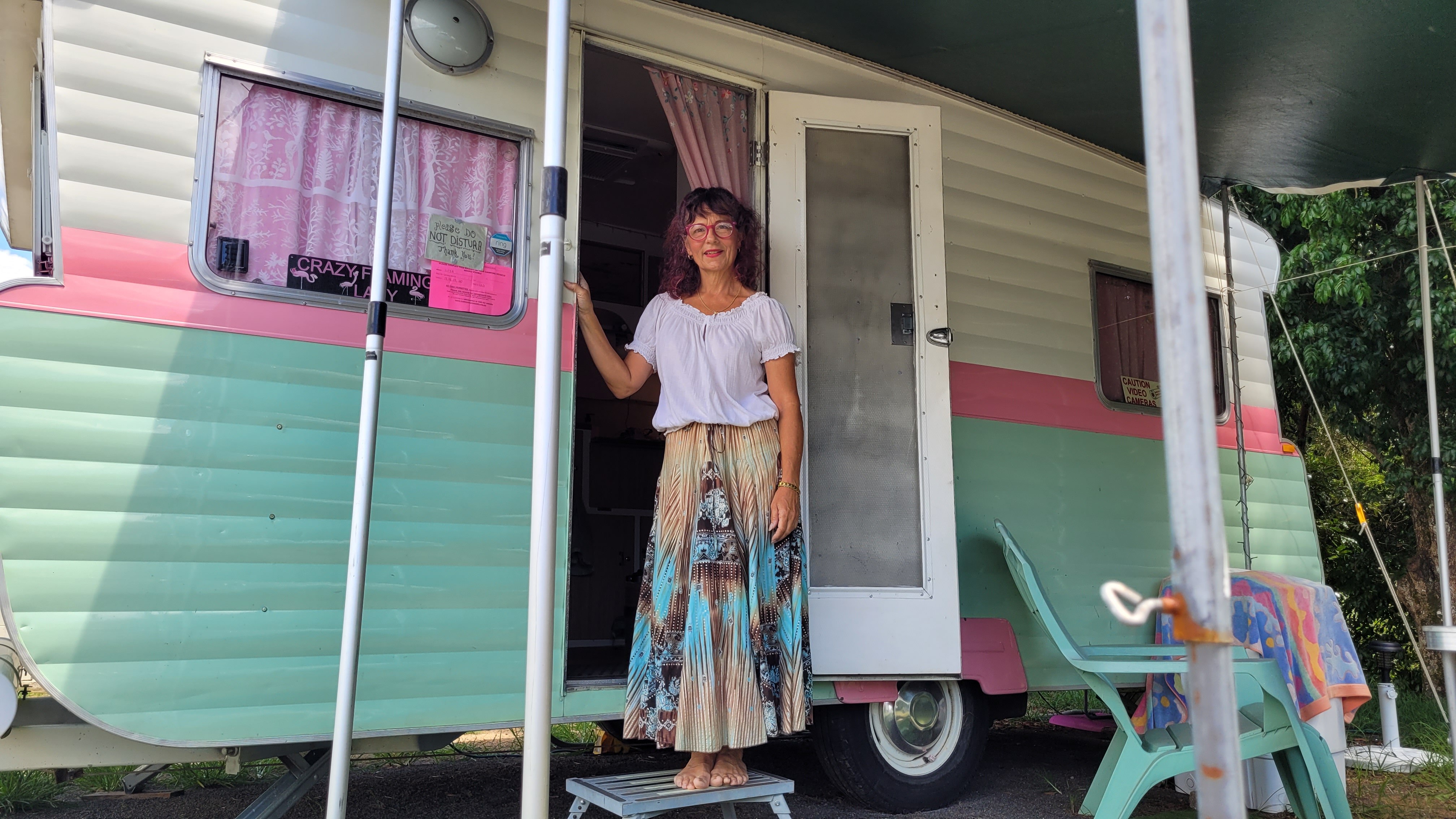 Australia's hidden homeless seek shelter outside the system - ABC News