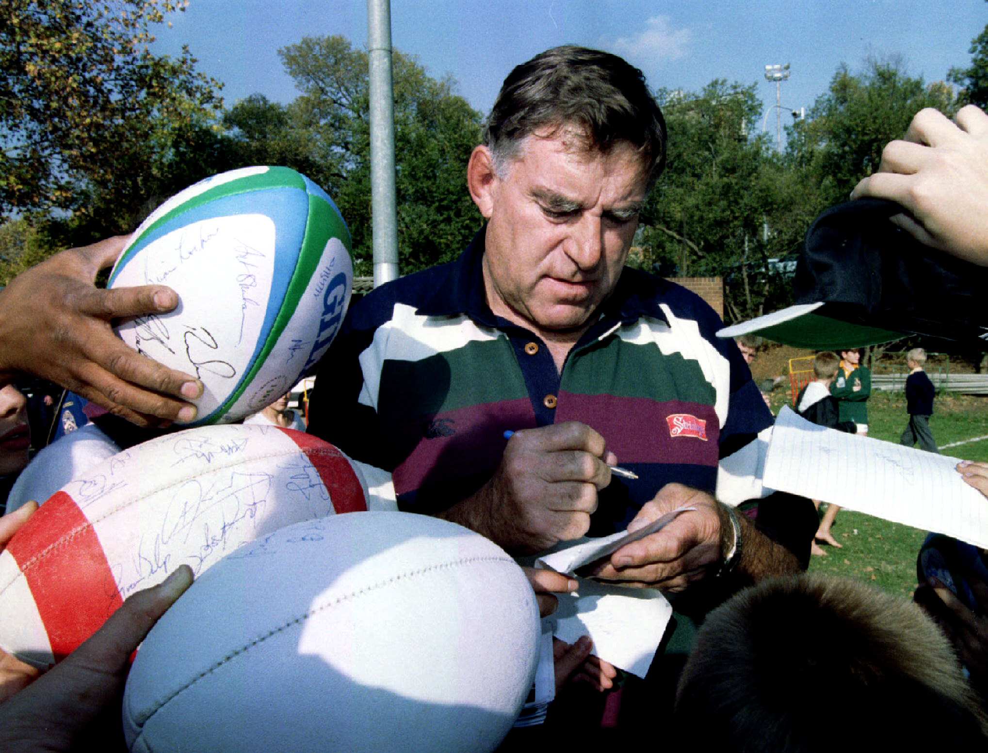 Colin Meads, New Zealand rugby union legend, dies aged 81 - ABC News