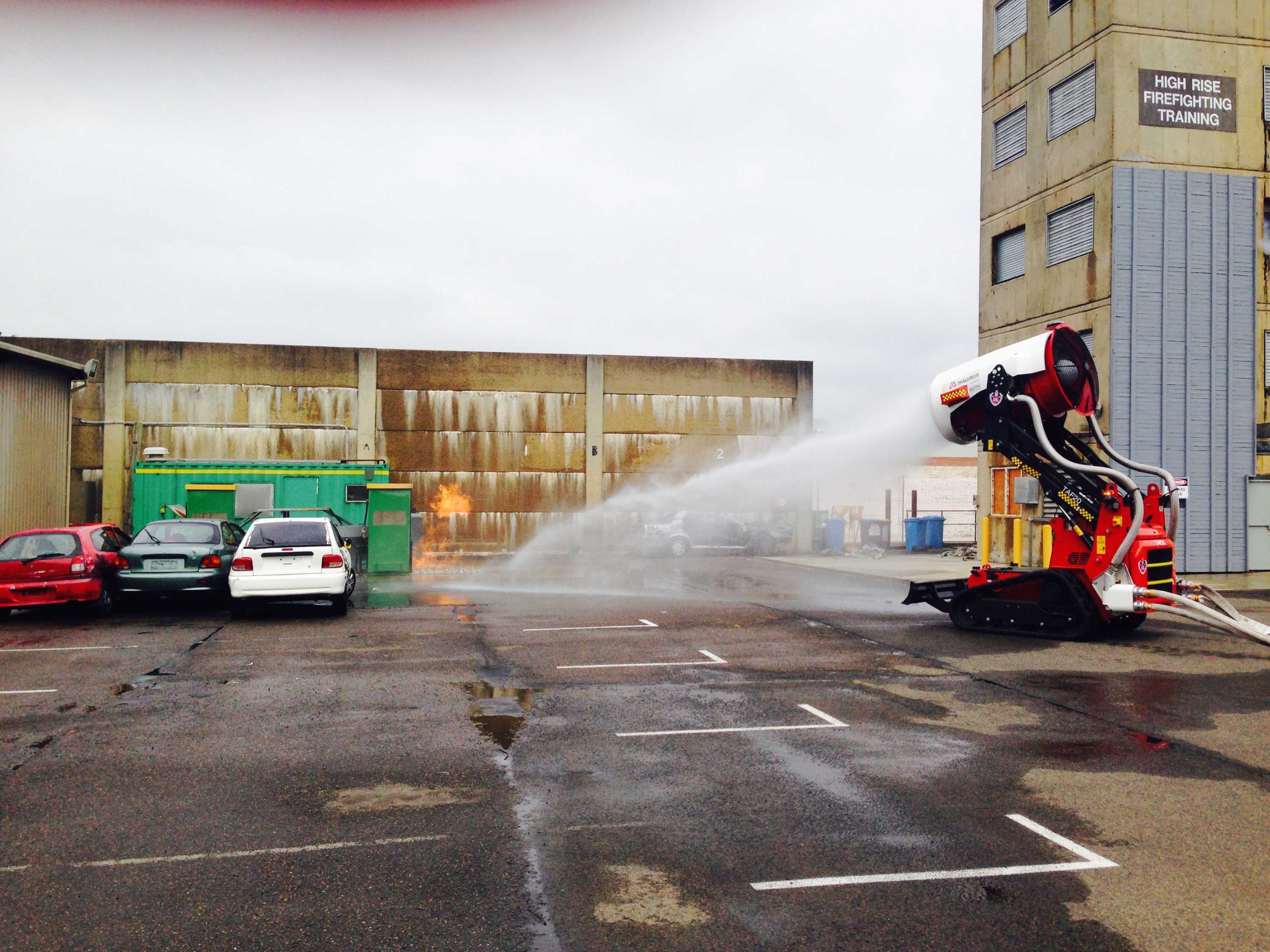 Australia's first fire-fighting robot unveiled for summer bushfire ...