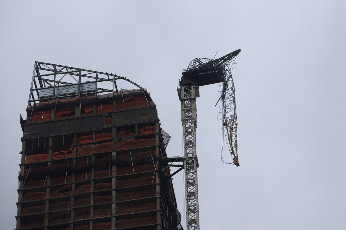 Sandy leaves crane dangling in NYC - ABC News
