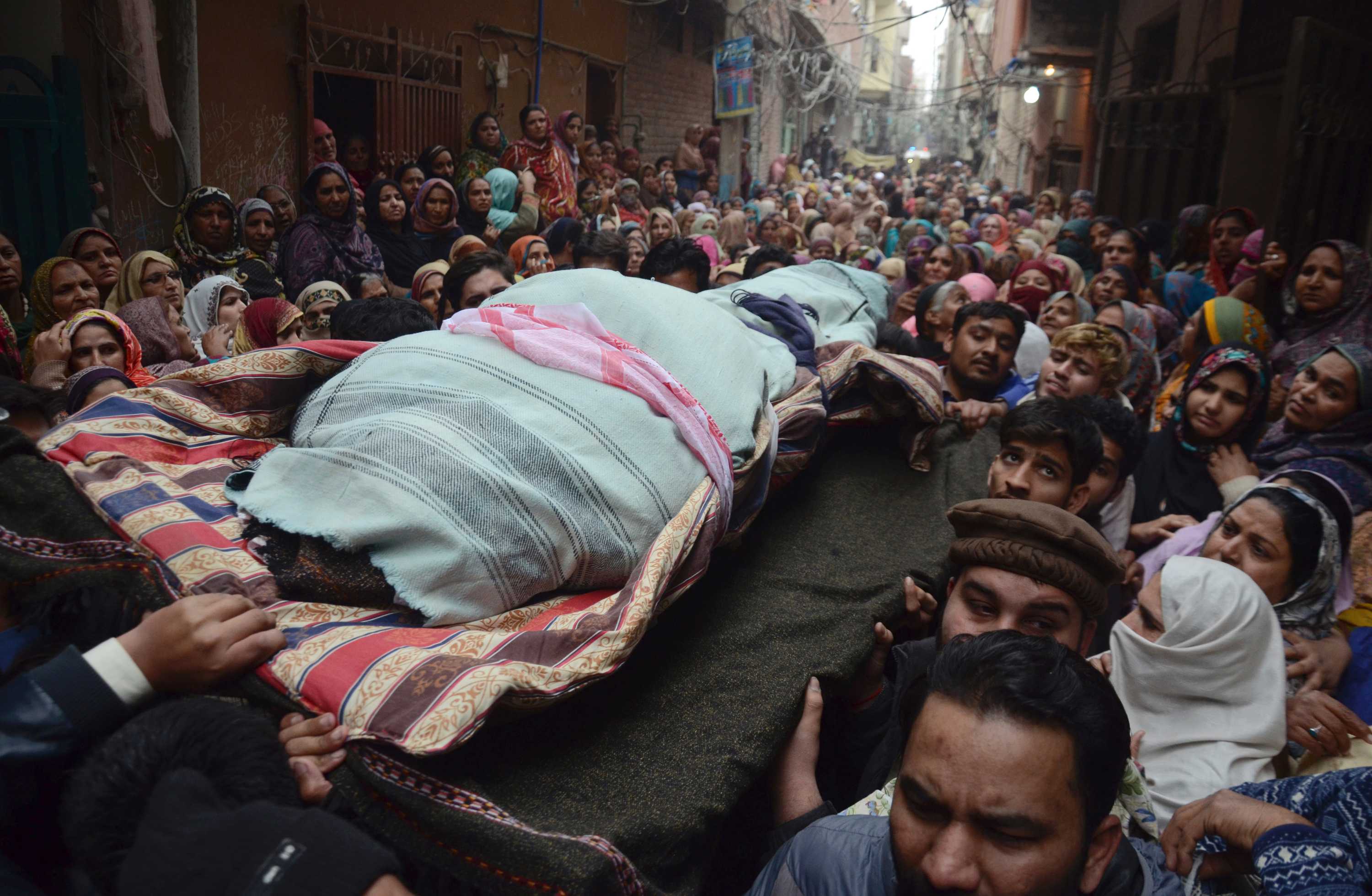 Pakistani police to face murder charges over killing of innocent family ...