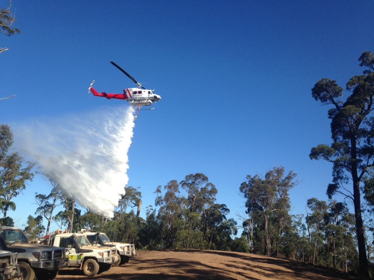 Firebombers to fly at night in Australian-first trial to tackle fires ...
