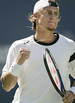 Hewitt powers into quarters - ABC News