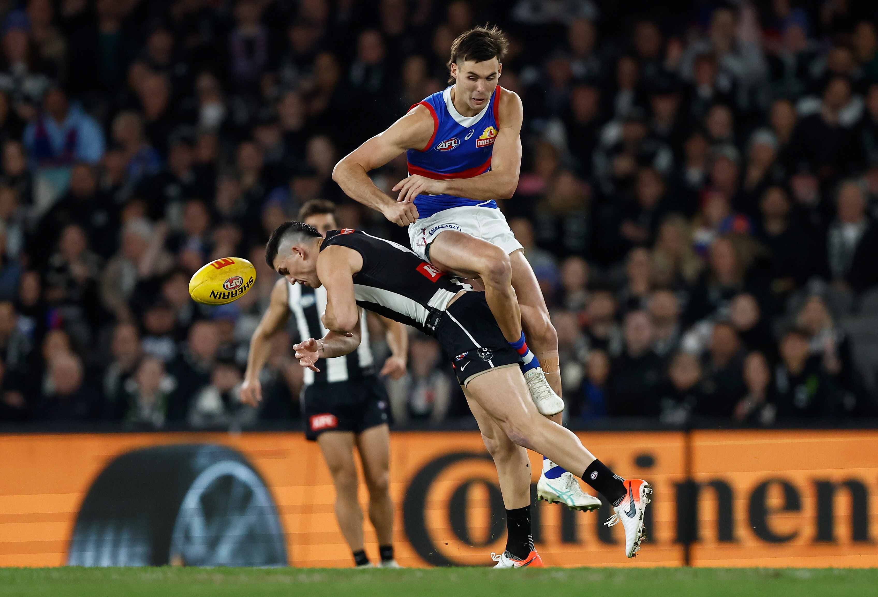 Western Bulldogs overrun Collingwood for 18-point as Sam Darcy faces ...
