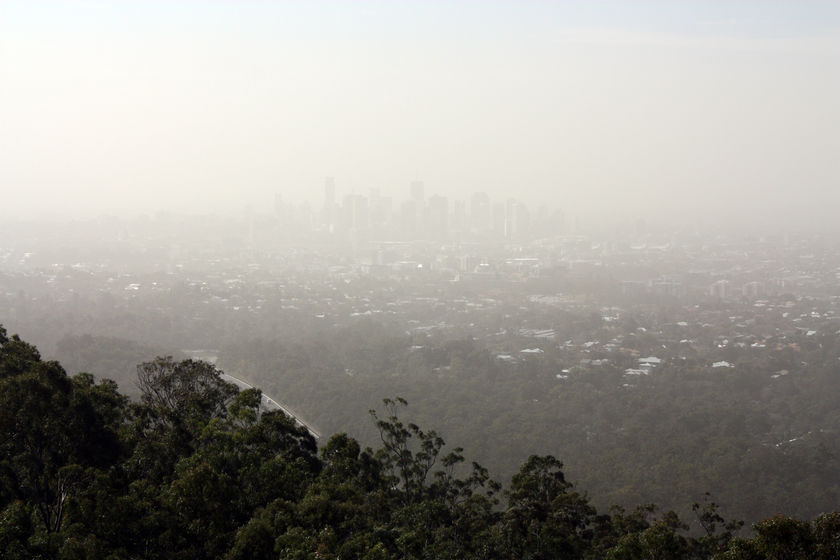 Dust haze blankets Brisbane - ABC News