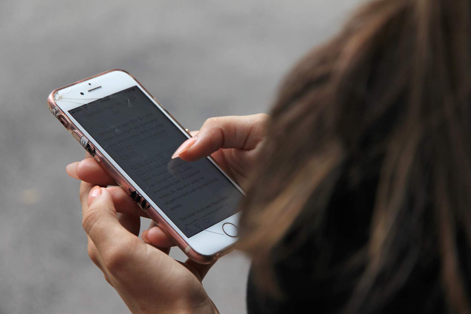 Mobile phones will be banned in Canberra public schools from Term 1 ...