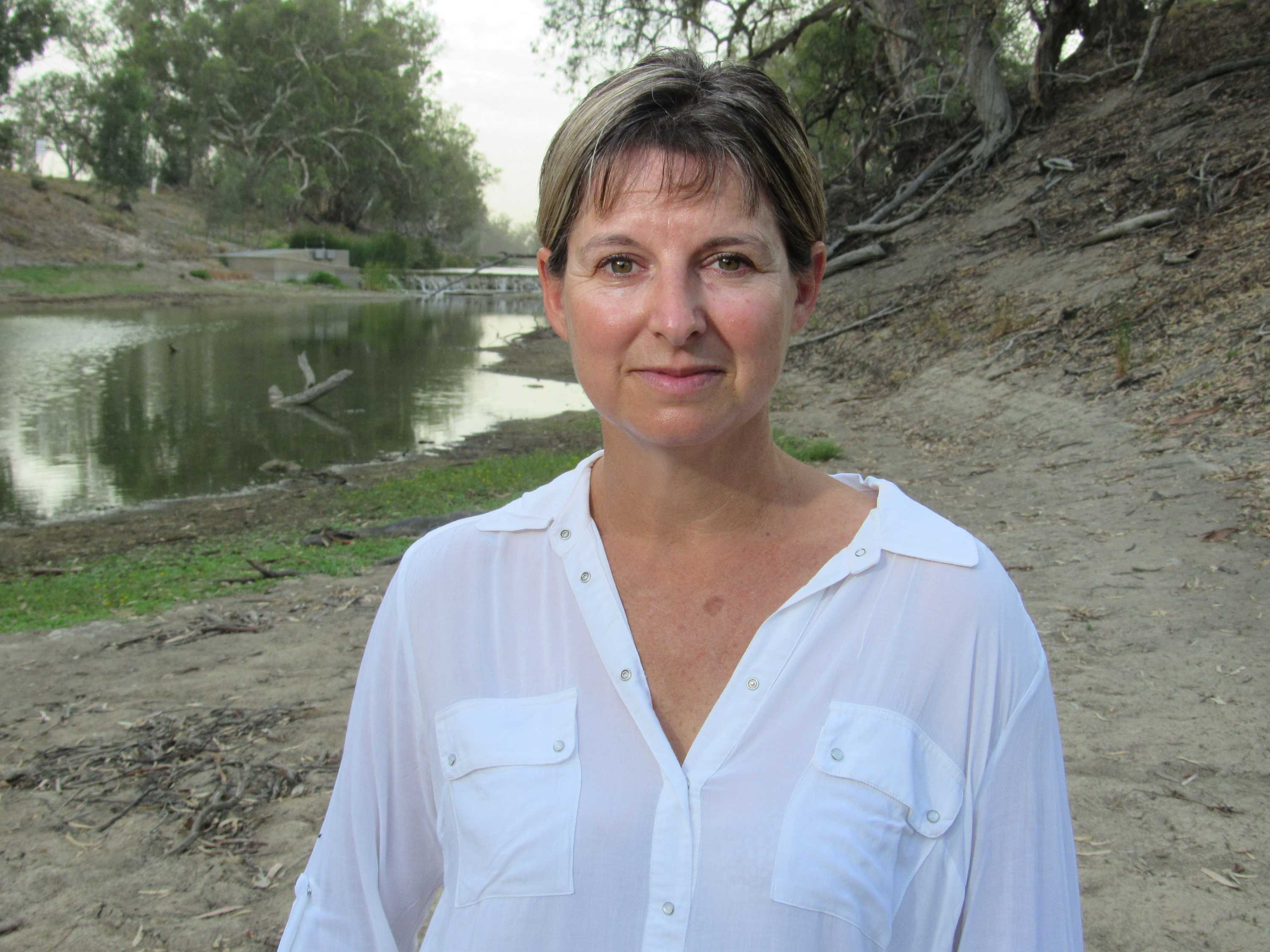 Desperate citrus growers forced to give up on crops as they wait for ...