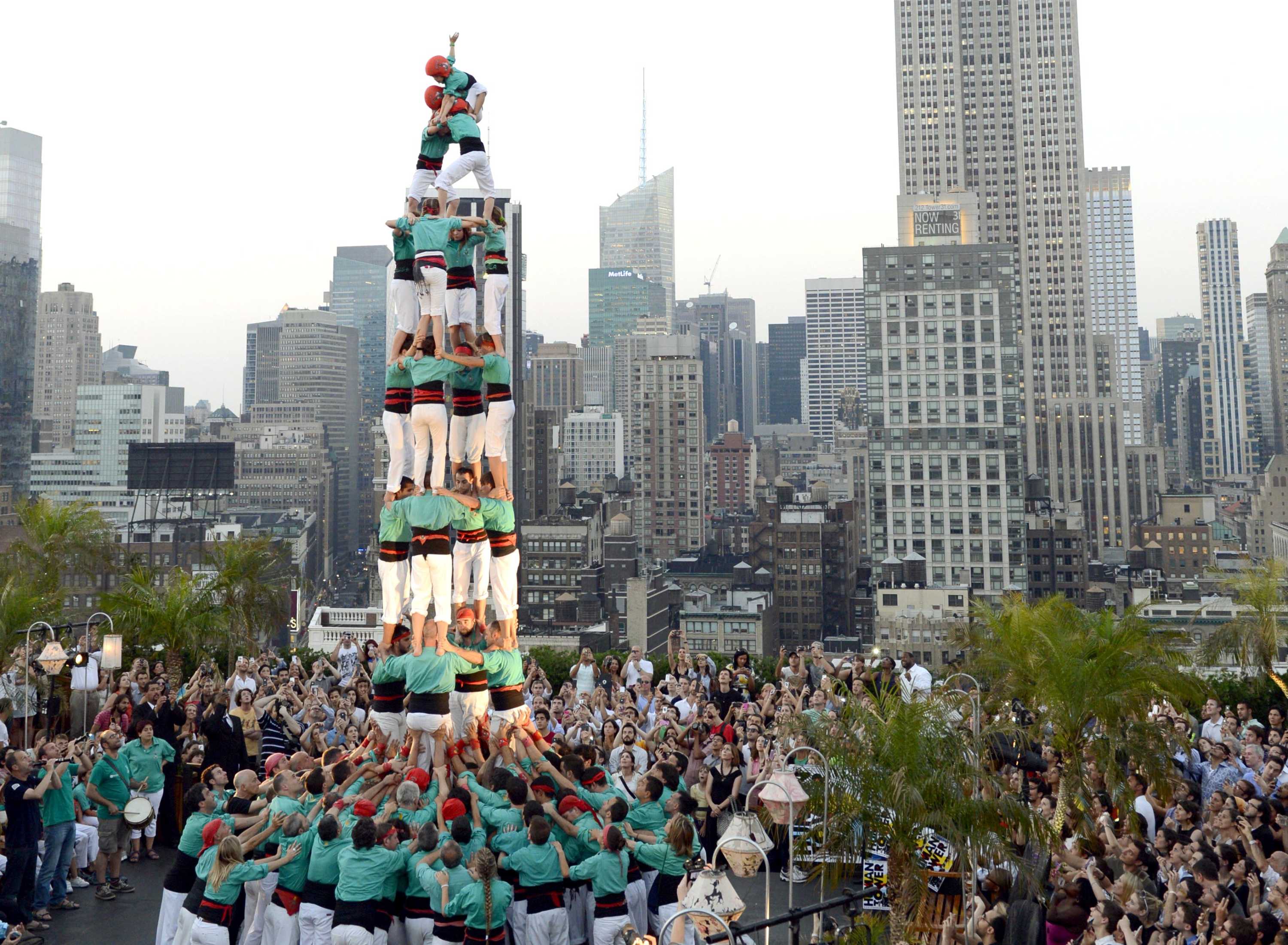 Human tower: Koalas of Melbourne attempt to create Australia's first ...