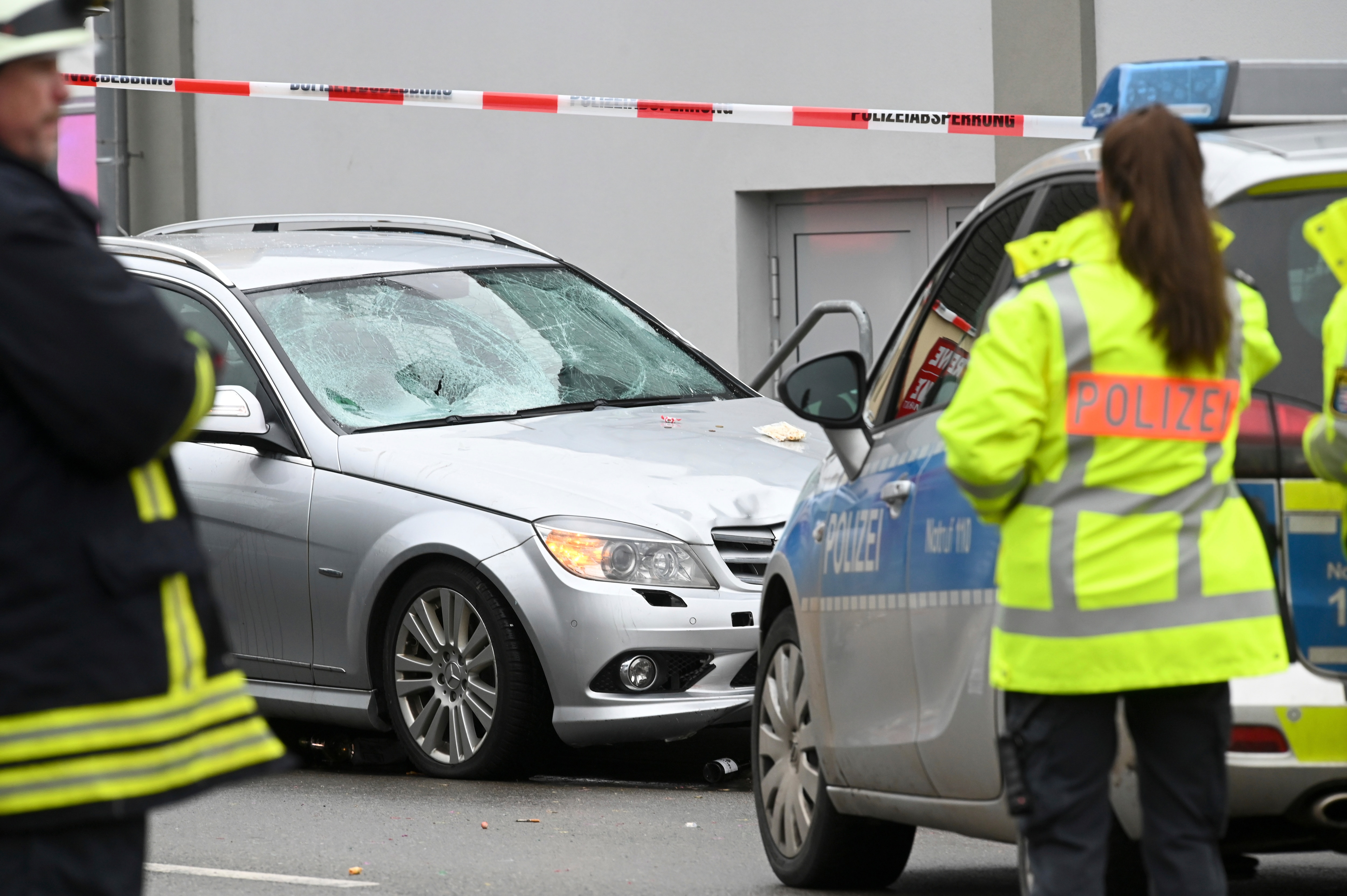 German car attack injures 30 as driver ploughs vehicle into carnival ...