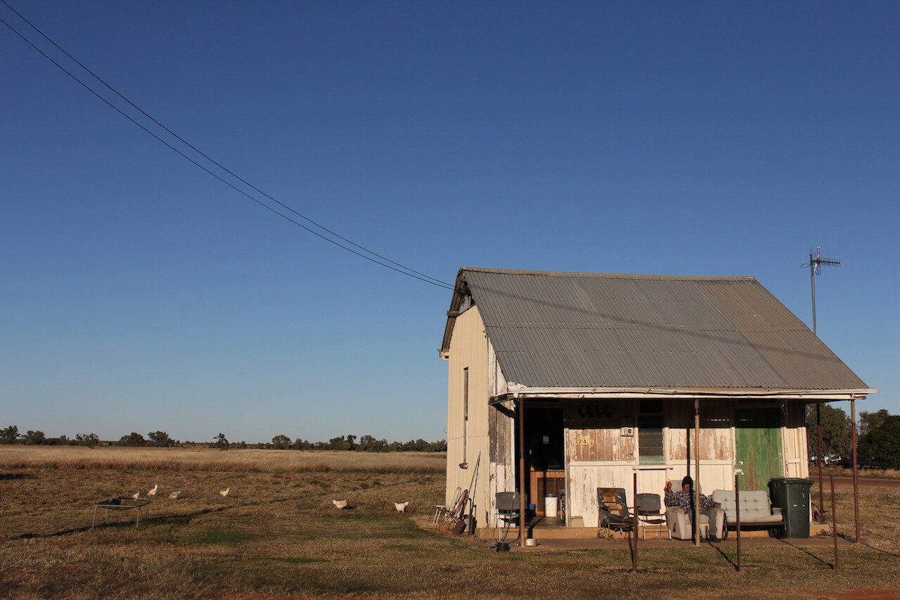 Windorah locals say lack of stress makes small town life great - ABC News