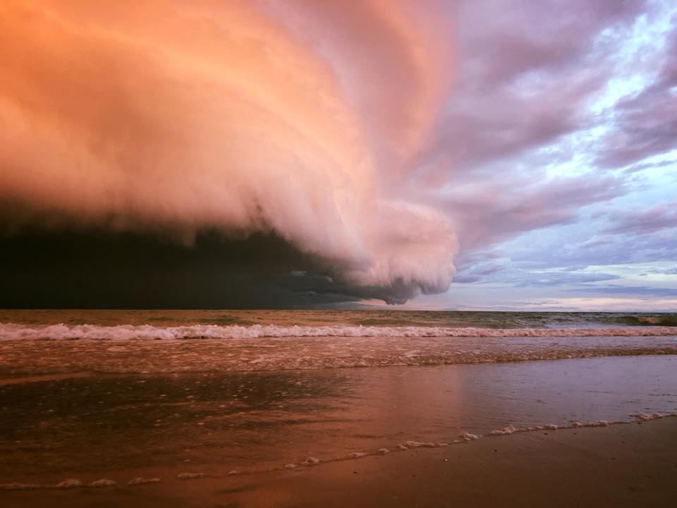 Cyclone Kelvin blue alert issued as apocalyptic clouds bring heavy ...