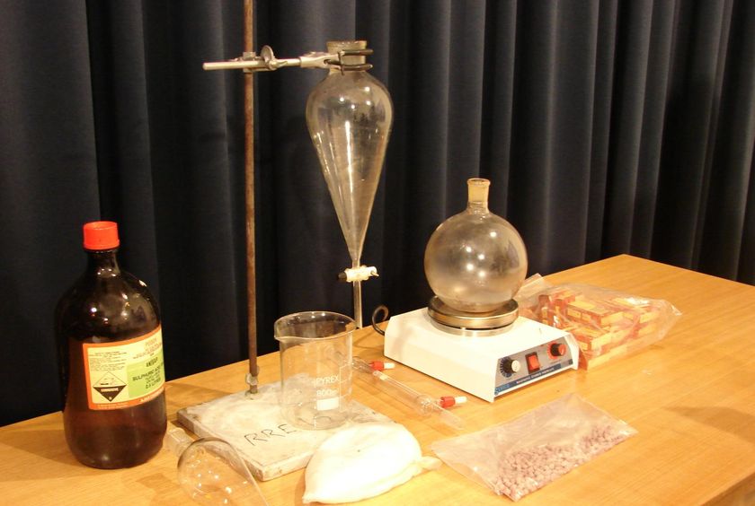 Phone-in tackles rise of suburban drug labs - ABC News