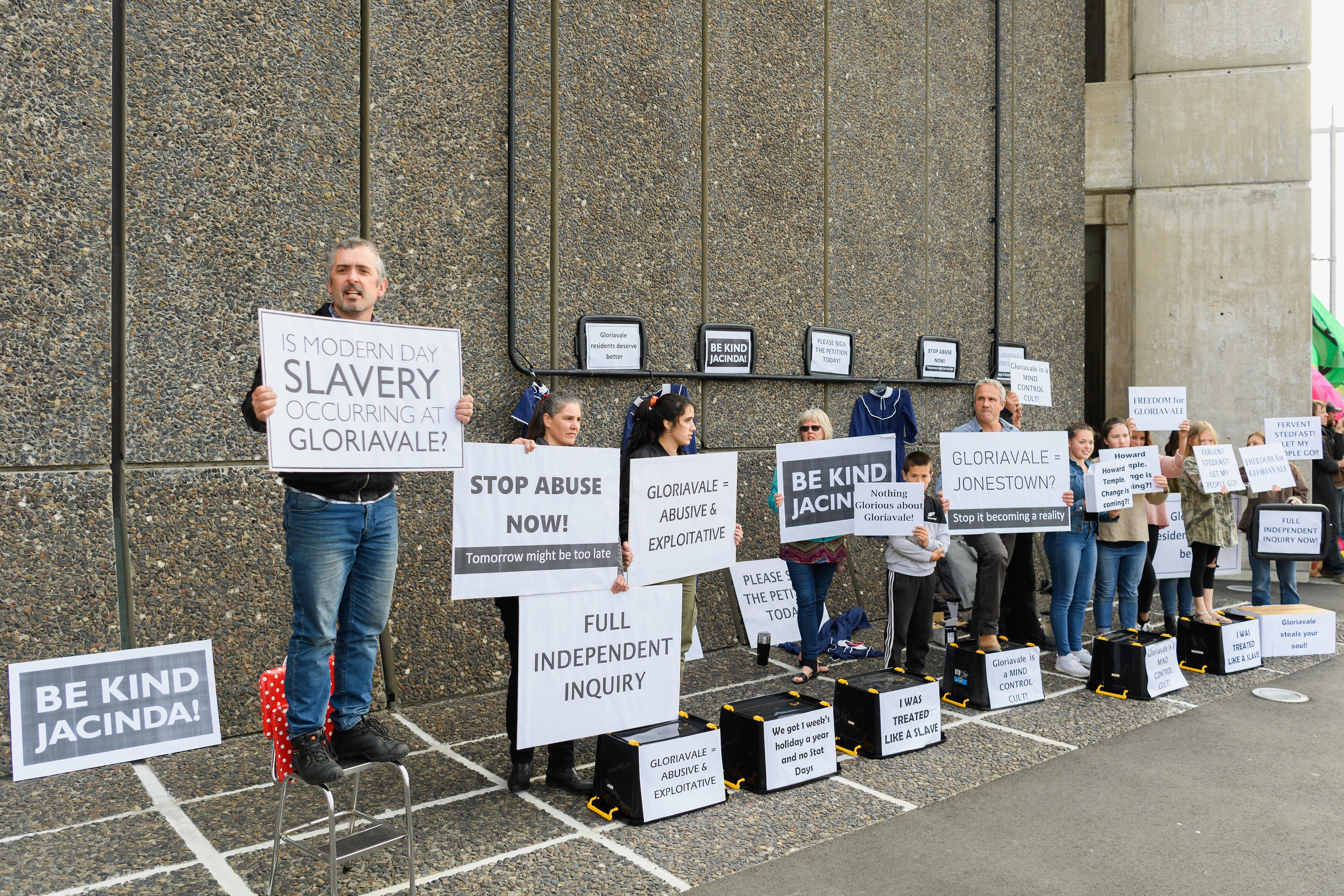 Inside New Zealand's secretive Gloriavale Christian Community - ABC News