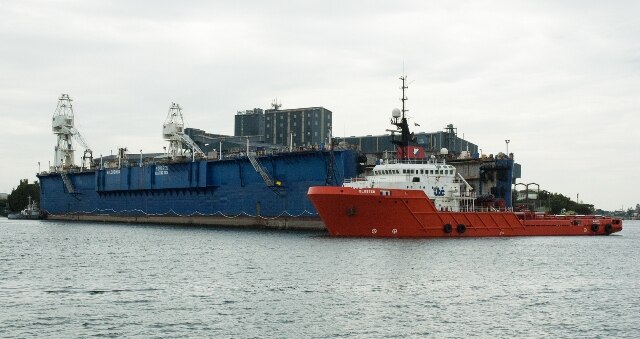 Tugboat engineers' strike affects shipping in Newcastle, Sydney and ...